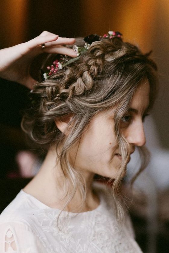18 Pretty Fall Wedding Hairstyles That Inspire