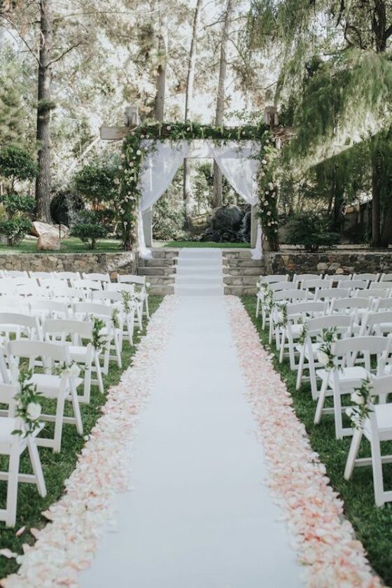 26 Gorgeous Backyard Wedding Arch Ideas To Steal