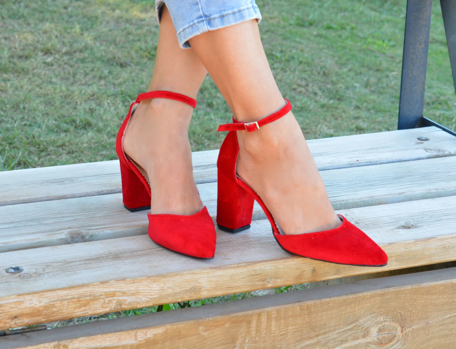 21 Sexy Red Wedding Shoes For Brides