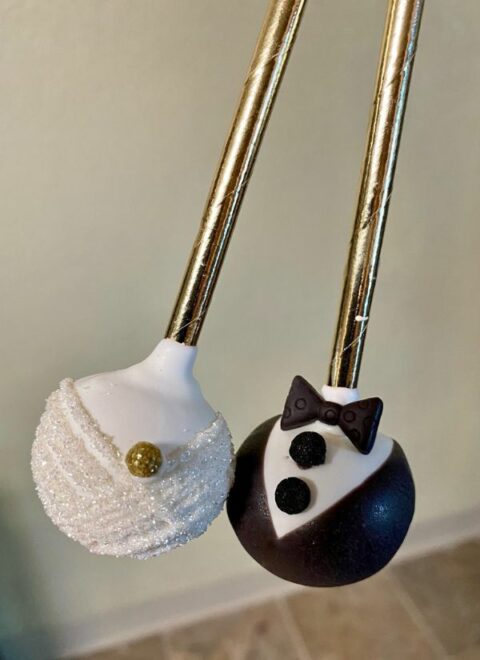 ️ 45+ Delicious Wedding Cake Pops Ideas - Emma Loves Weddings