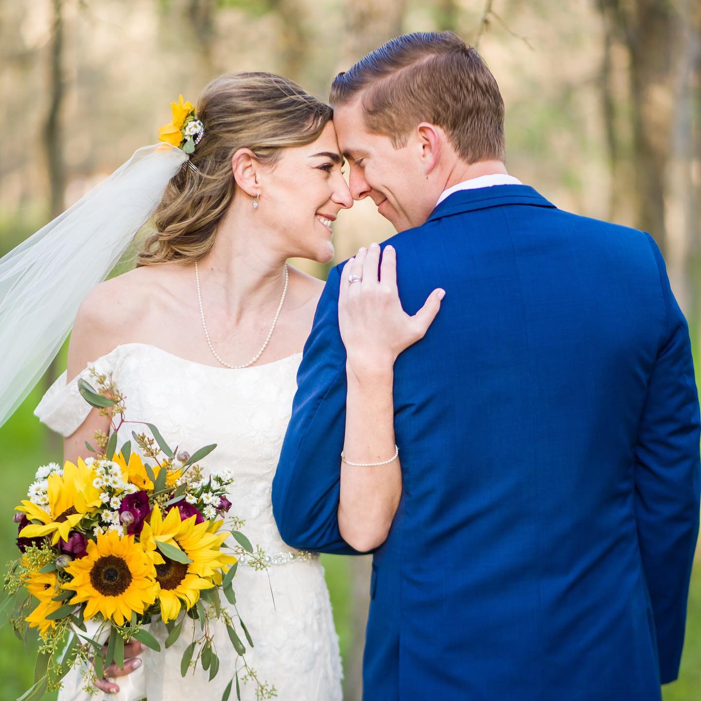 60+ Beautiful Sunflower Wedding Bouquet Ideas