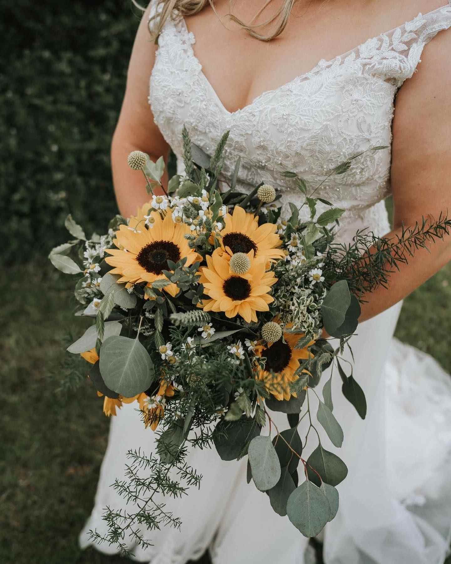 60+ Beautiful Sunflower Wedding Bouquet Ideas