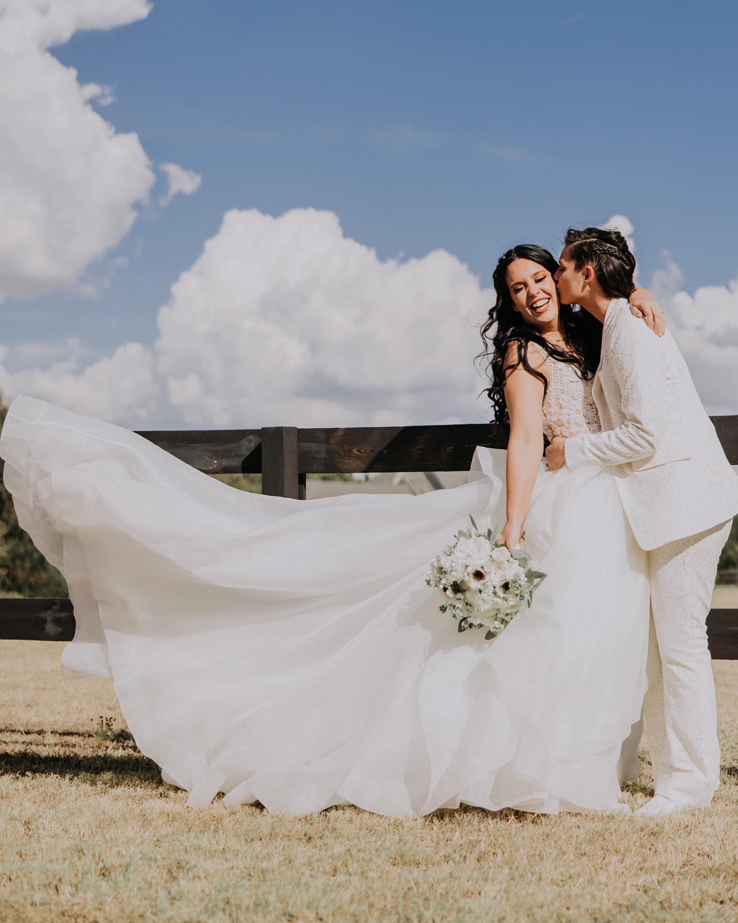 55 Best Lesbian Wedding Outfits Ideas