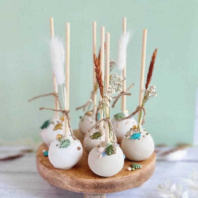 55+ Delicious Wedding Cake Pops Ideas