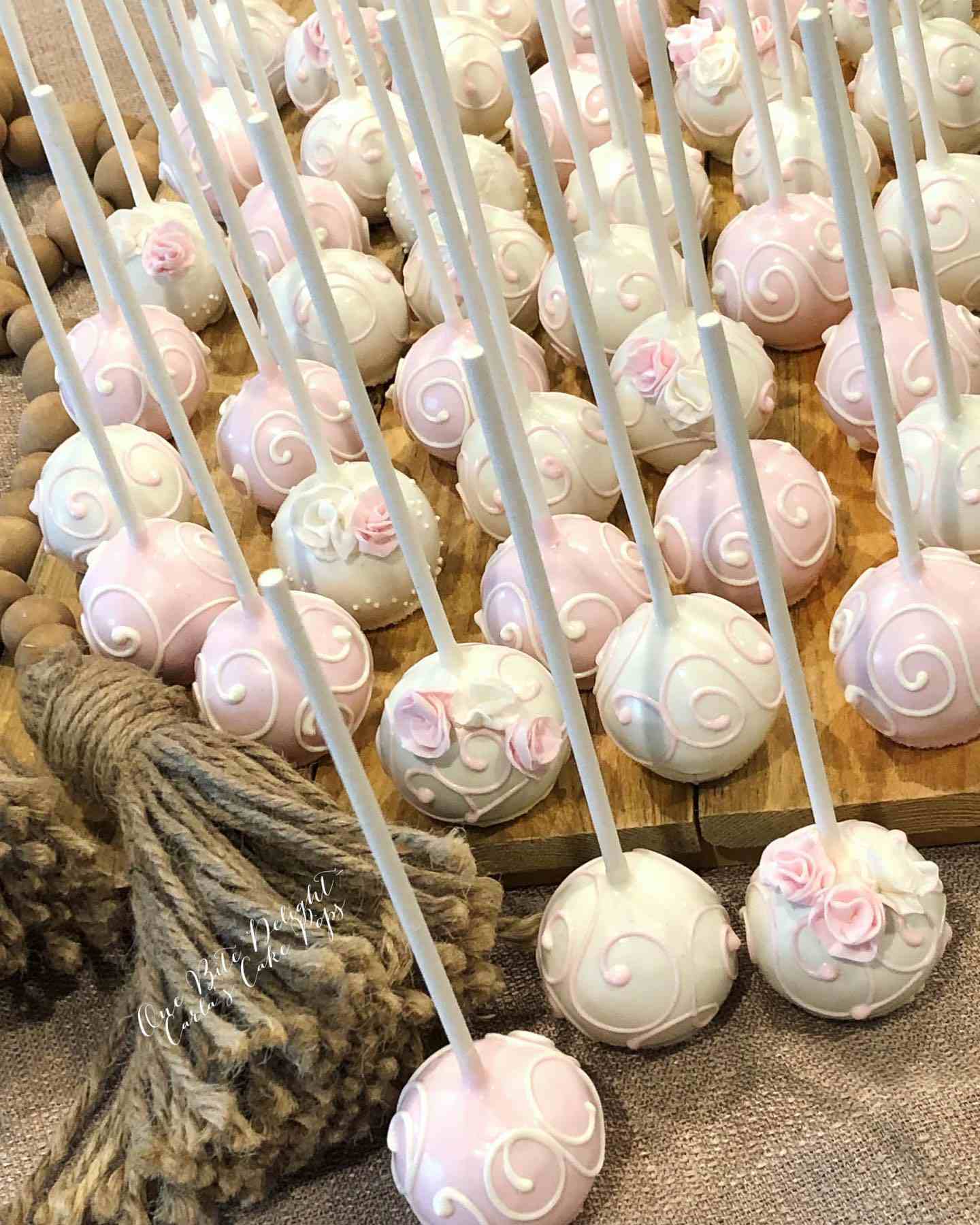 55+ Delicious Wedding Cake Pops Ideas