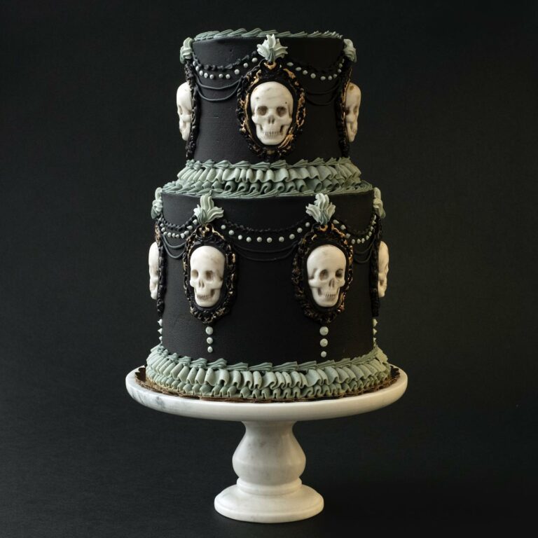 75 Breathtaking Gothic Wedding Cake Ideas for Modern Couples