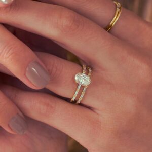 40+ Best Oval Engagement Rings With Perfect Wedding Bands Ideas