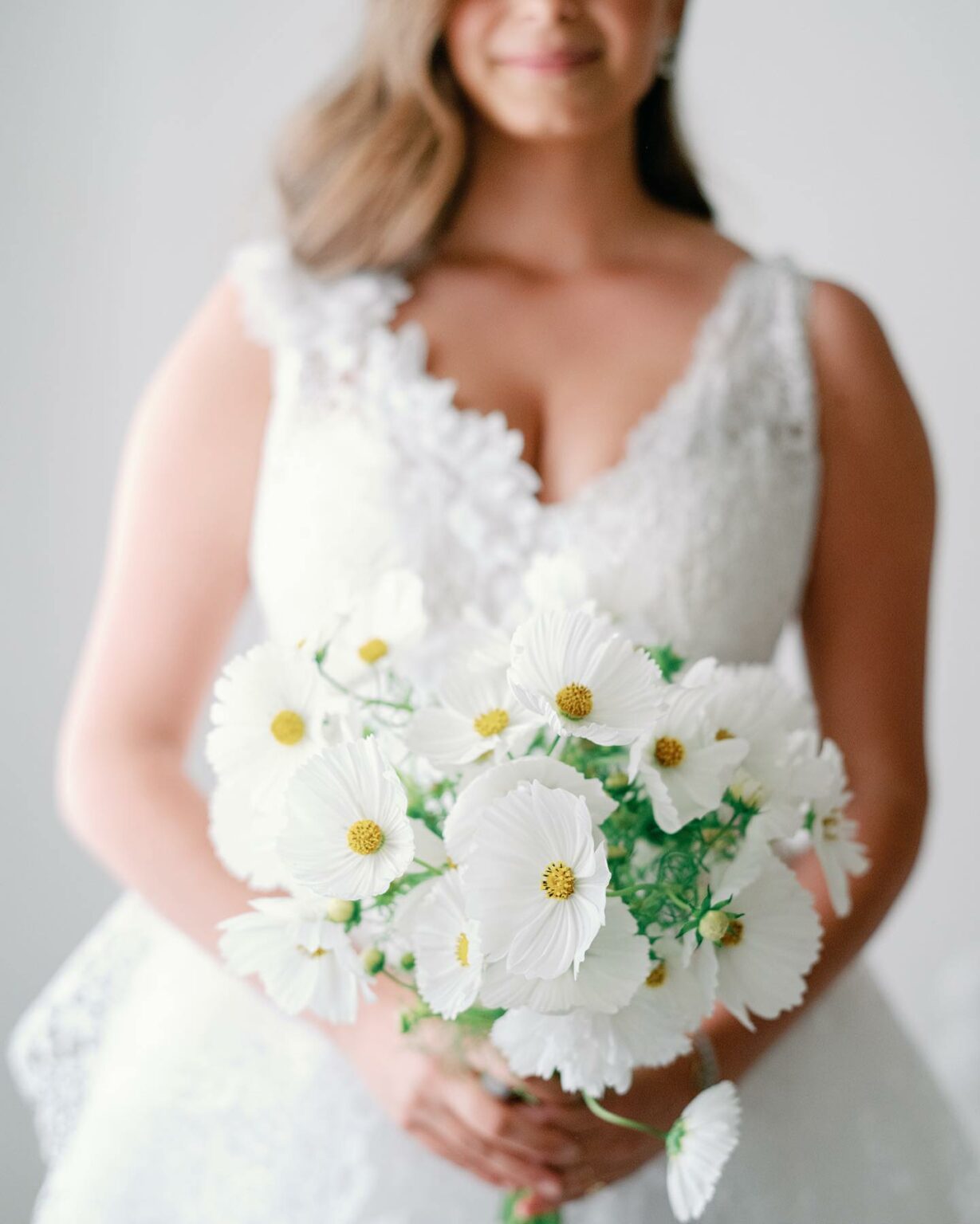 42 Pretty Small Wedding Bouquets for Your Big Day