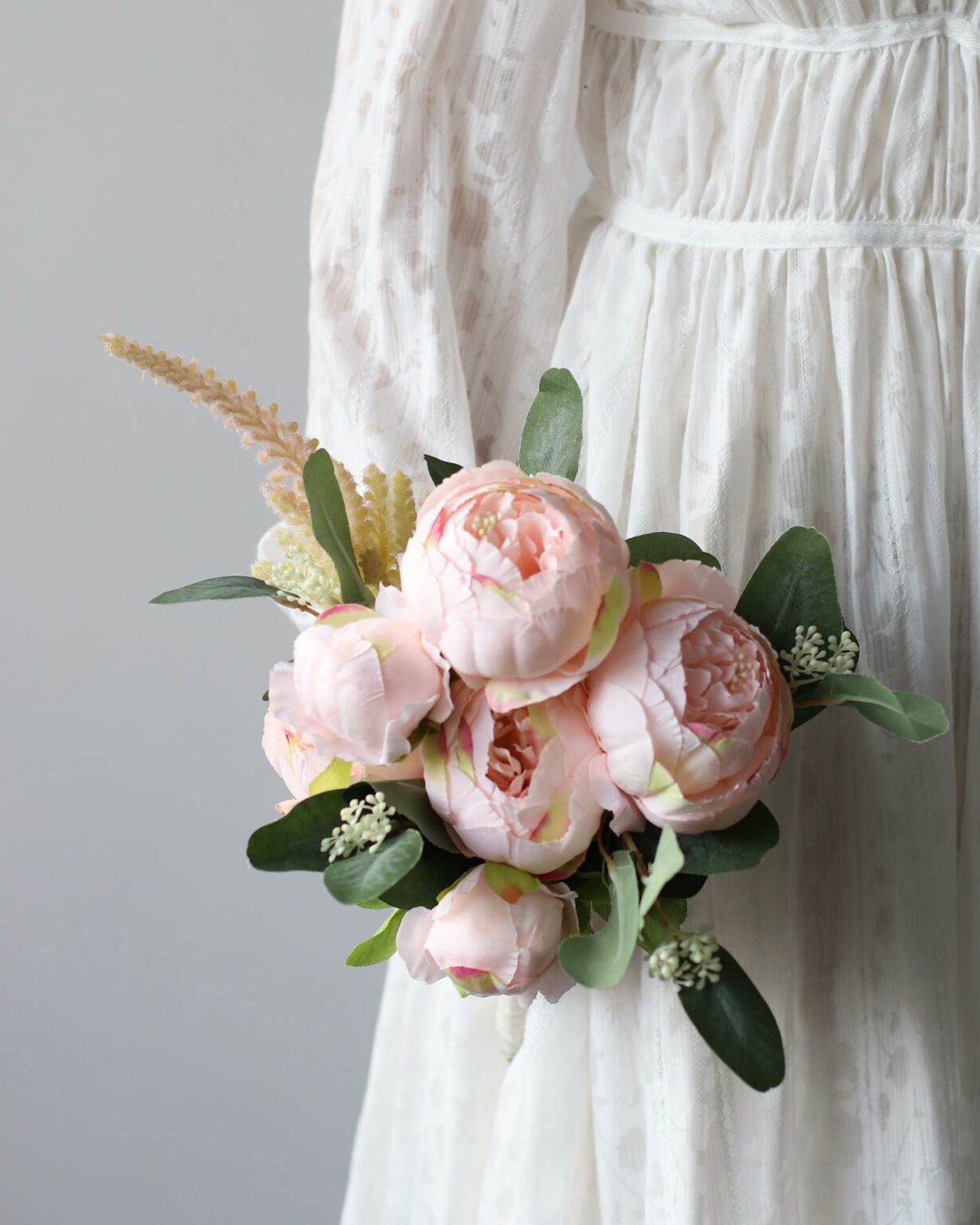 42 Pretty Small Wedding Bouquets for Your Big Day