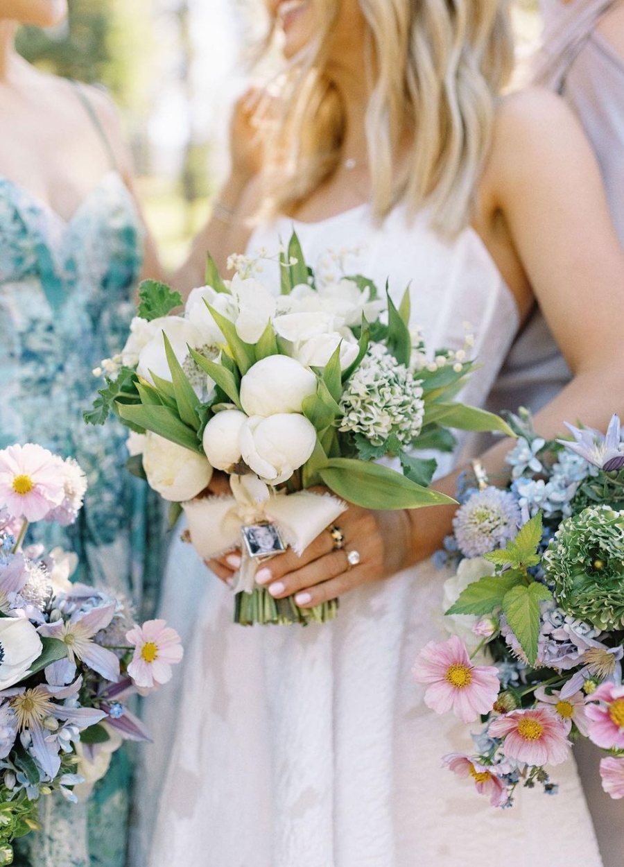 42 Pretty Small Wedding Bouquets for Your Big Day