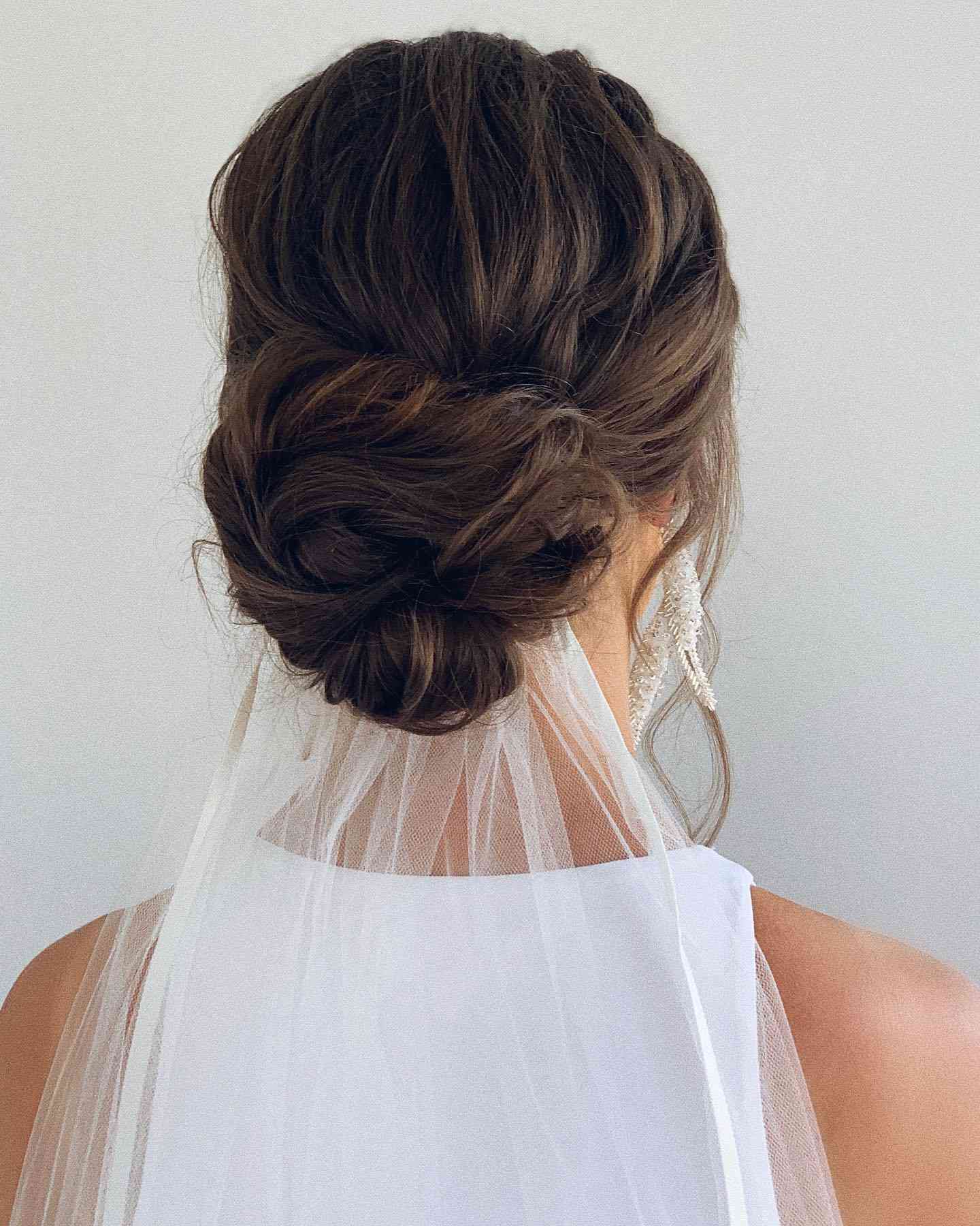 100+ Classic Wedding Hairstyles that Work Well with Veils in 2024
